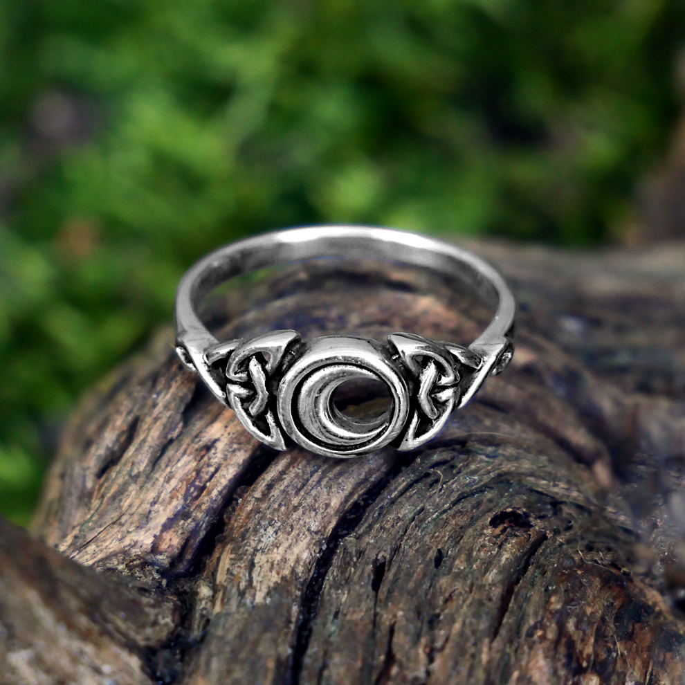 Sterling Silver Moon Ring – Celtic Crescent Band